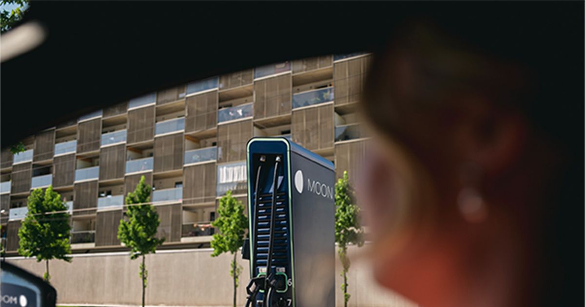 Charging stations from MOON POWER