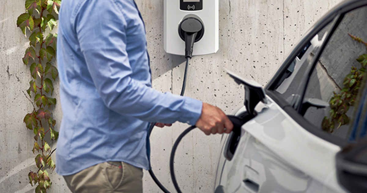 MOON POWER | Charging solutions for consumers